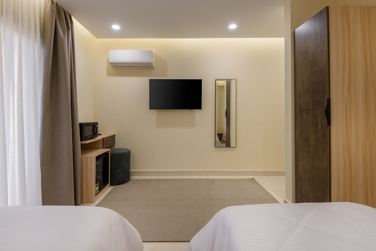 S201 | Airport Stay w/ Balcony | Hazel Spaces - Houses for Rent in ...