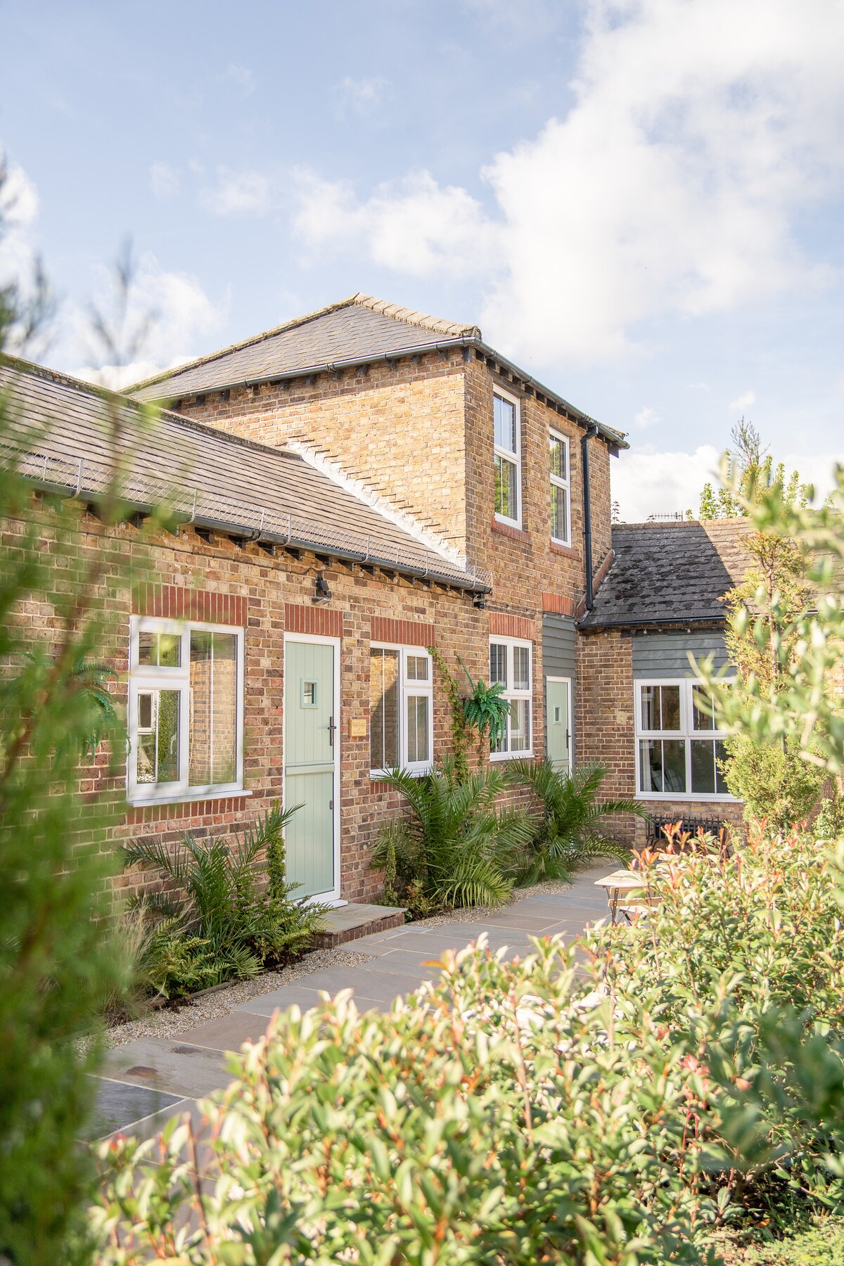 The Vale House Lodges Findon *2027* - Guesthouses for Rent in Findon ...