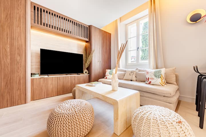 Chic Et Confort - Logement Mansardé, Bureaux - Vallauris