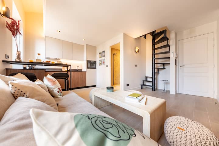 Chic Et Confort - Logement Mansardé, Bureaux - Vallauris