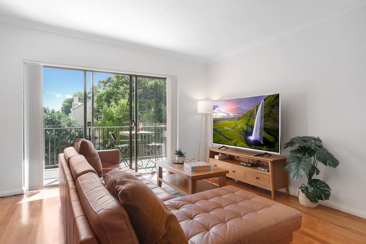 Spacious And Stylish Townhouse+parking Next To Uni - Camperdown