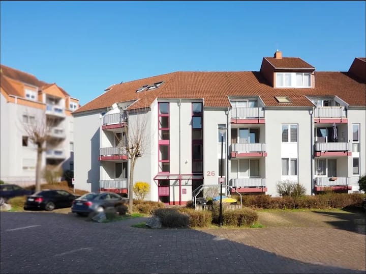 Gepfl. 3-zimmer-maisonette Mit Balkon + Tiefgarage - Homburg