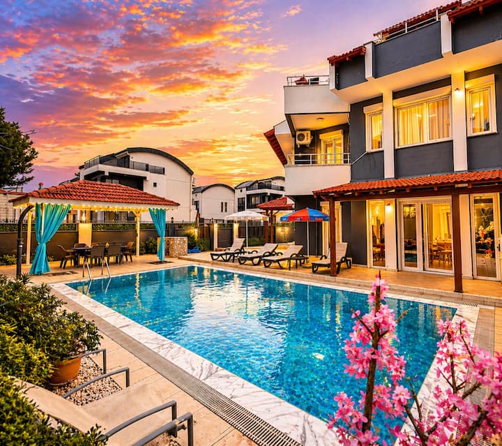 ÖZel Havuz | Korunaklı Bahçe | Lüks Villa | Belek - Serik