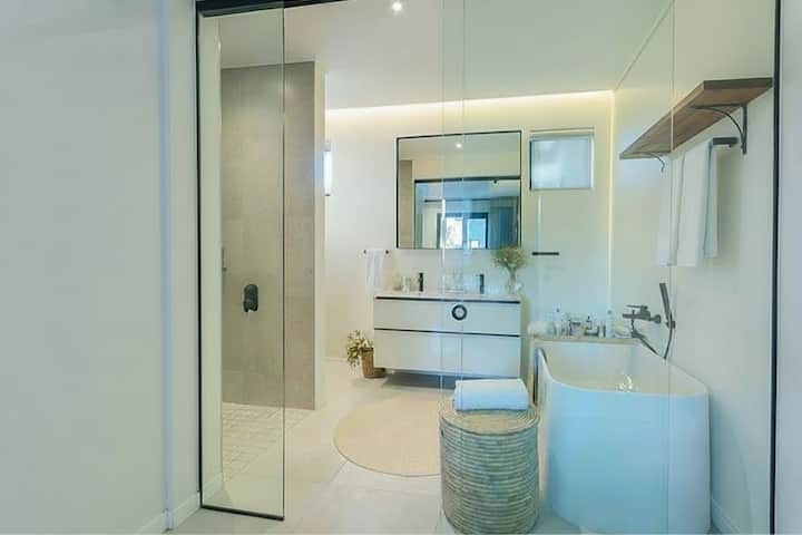 Luxury 2-bed Executive Apt| Hyde Park- Sandton - Johannesburg