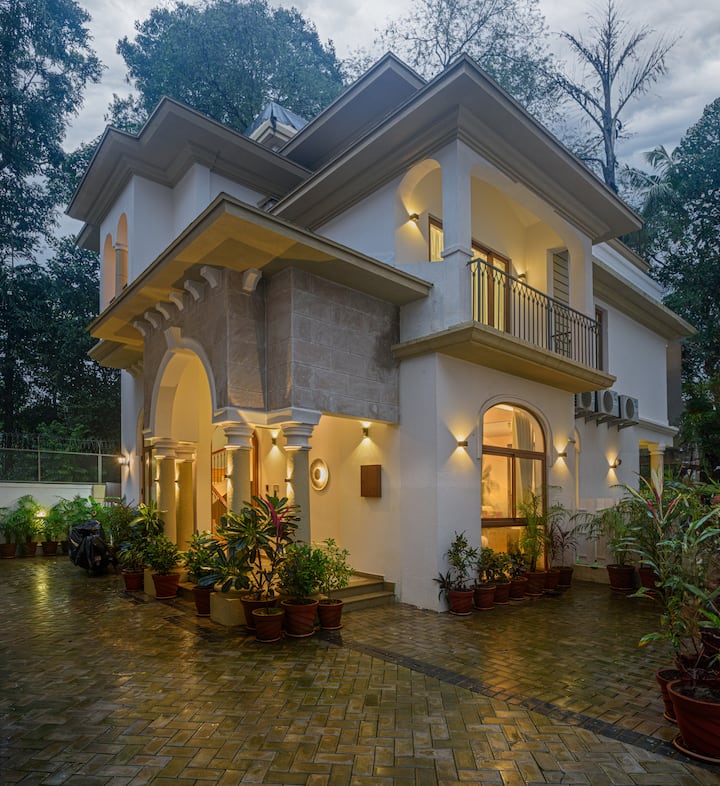 Luxurious 4bhk Villa With Private Pool Near Baga - India
