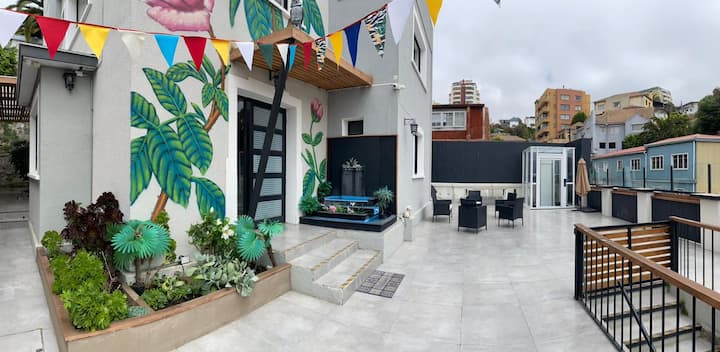 Aquí Tienes Exactamente 50 Palabras:

Hostal - Valparaíso, Chile
