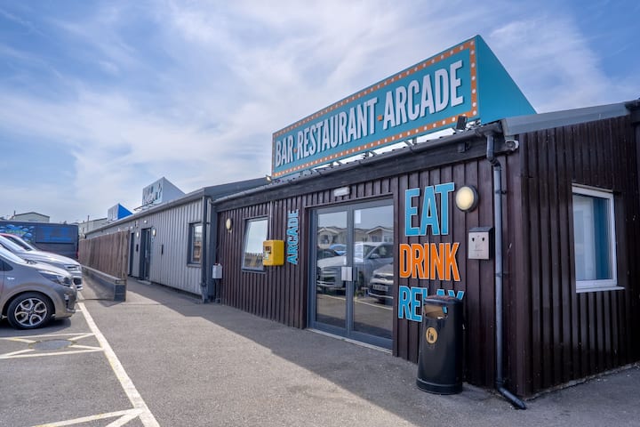 Space For 8 By The Sea With Pools & Entertainment - Isle of Sheppey