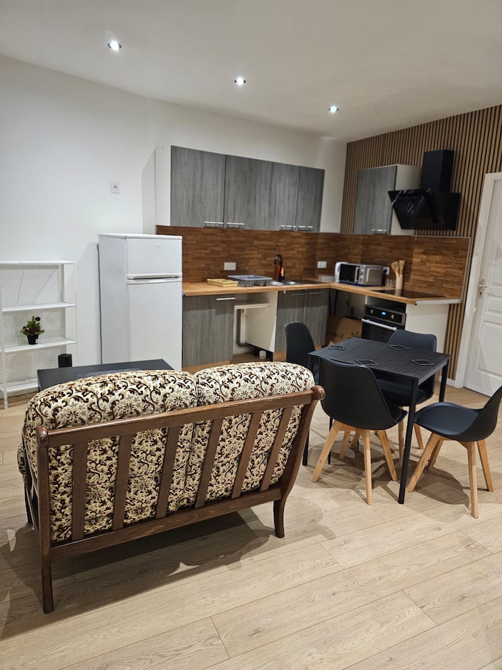 Deux Chambres Centre Historique, Gare à 10 Min - Montluçon