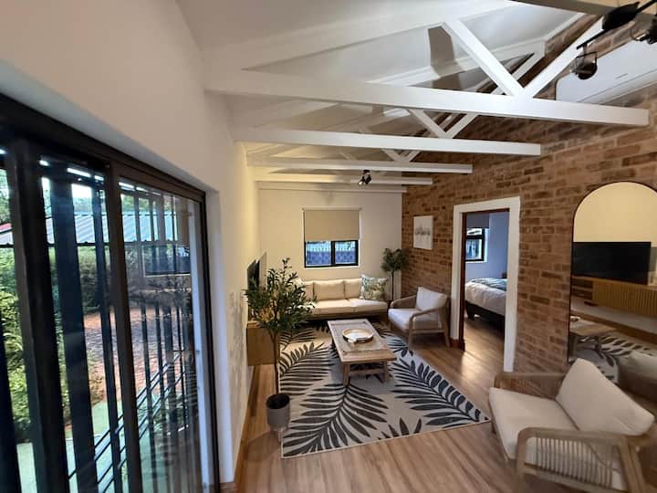 Garden Lodge Near Menlyn |Wi-fi, Solar, Dstv+pets - Pretoria