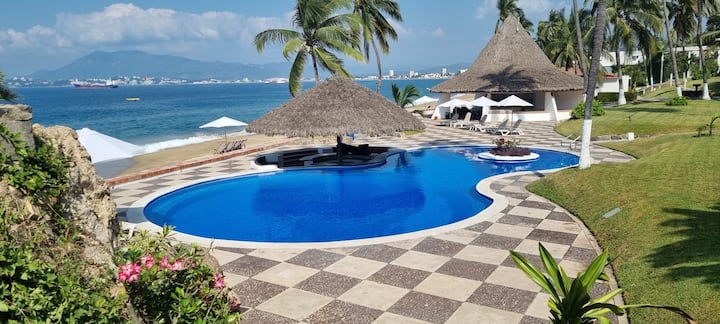 Departamento A Pie De Playa Excelente Ubicación - Manzanillo, Colima, Mexico