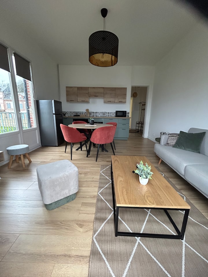 Au Premier éTage : Vue Sur Le Pont De Normandie - 옹플뢰르