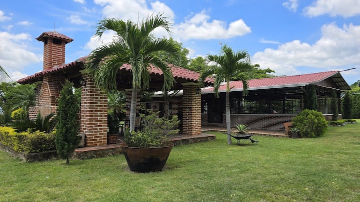 Casa De Campo Ideal En Asunción Mita "Entre Rocas" - Asunción Mita