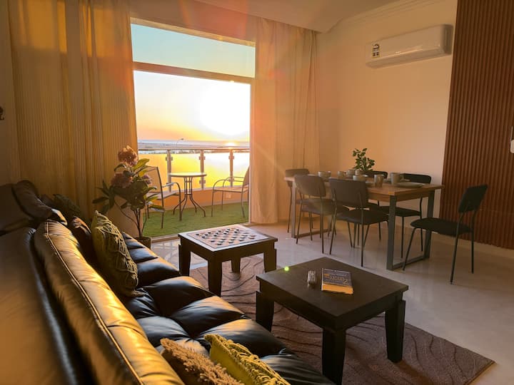 Sunrise Beachfront Apartment Birdwatching Balcony - Salalah