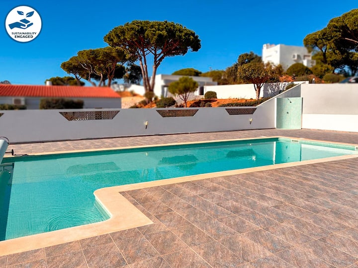 Sophisticated Villa With Heatable Pool - Albufeira
