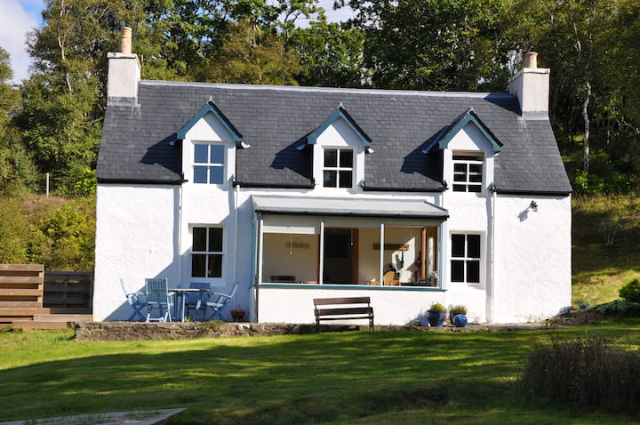 Cosy Cottage With Large Garden And Beach Access - Gairloch