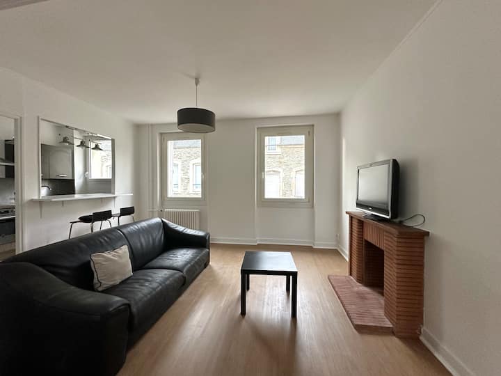 Grand T3 Meublé De 72 M² En Hyper Centre Ville - Cherbourg-Octeville