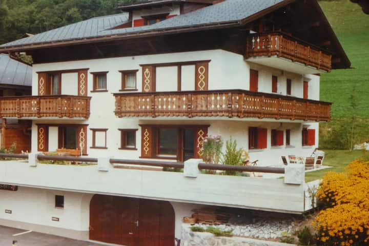Charmante, Rustikale Terassenwohnung Mit Aussicht - Klosters-Serneus
