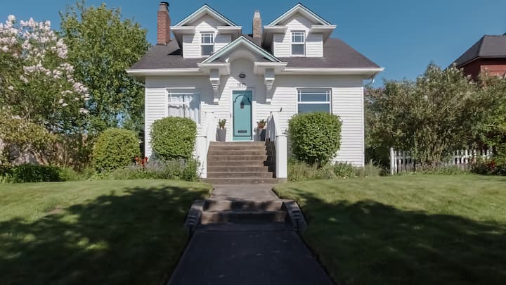 Lux Home - Hemet, CA