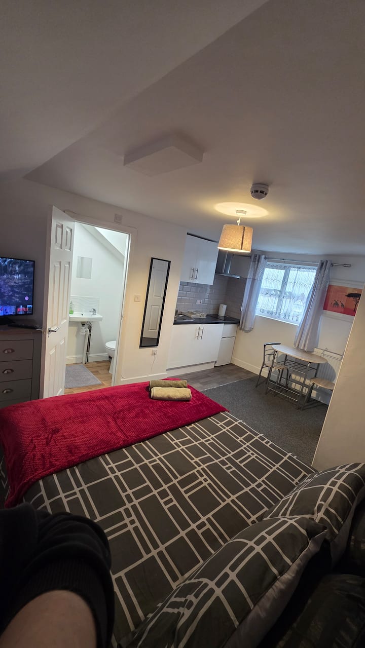 6 Bedroom House In Bristol Filton - Bristol