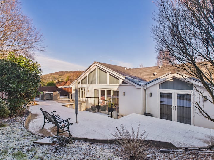 A Wonderful And Stylish Single-story Holiday Home - Honiton