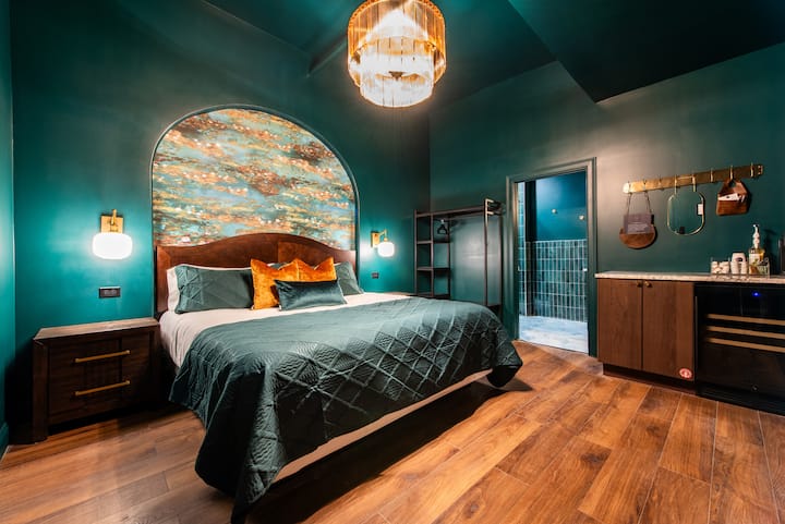 Hollyhock Suite 411: 1 Bed/1 Bath - Louisville, KY