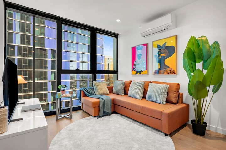 Stylish 2br Cbd Retreat Pool Sauna Gym - Carlton