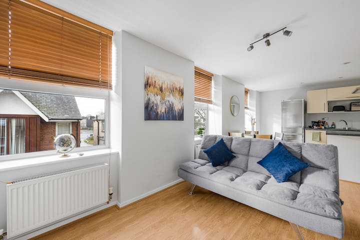 Chelmsford City Flat I Secure Parking I Sleeps 4 - Chelmsford