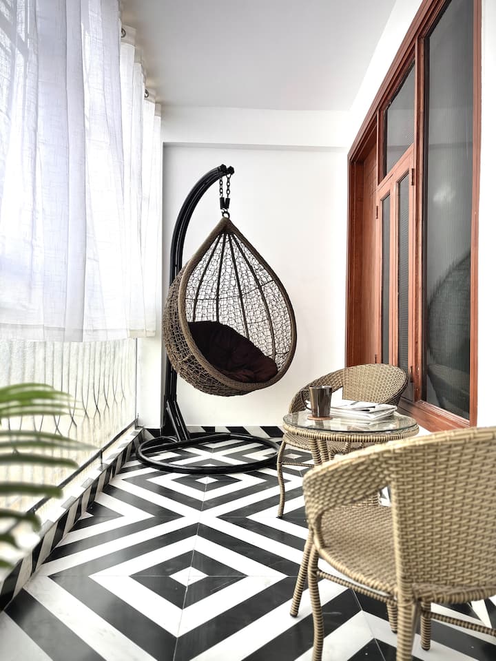 Independent
Staycation
 1bhk - New Delhi