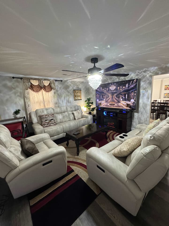 Comfy King-beds | 85 Tv  5 Min To Dt Greensboro - Greensboro, NC