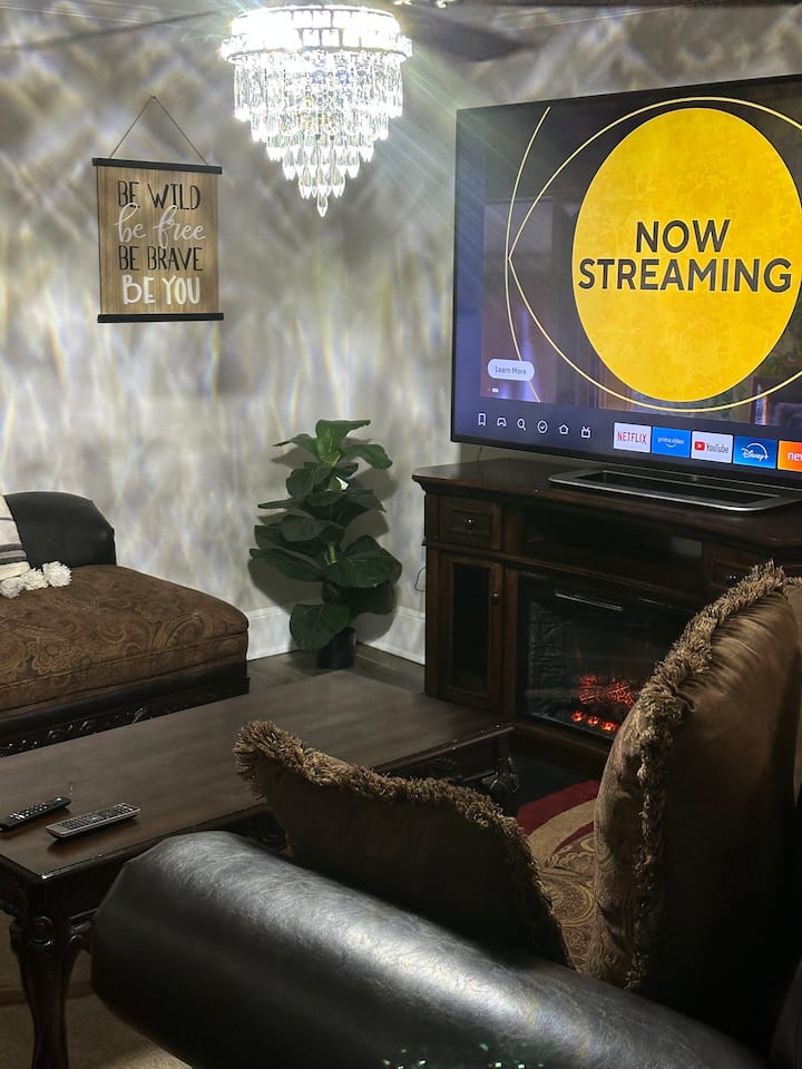 Comfy King-beds | 85 Tv  5 Min To Dt Greensboro - Greensboro, NC