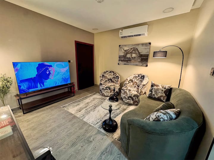 Elegant One-bedroom Suite With Living Room - Dammam