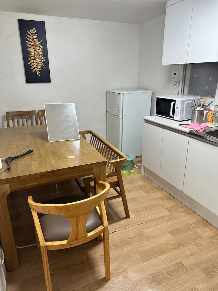 7인이 머무는 마당 바베큐집 - Dél-Korea