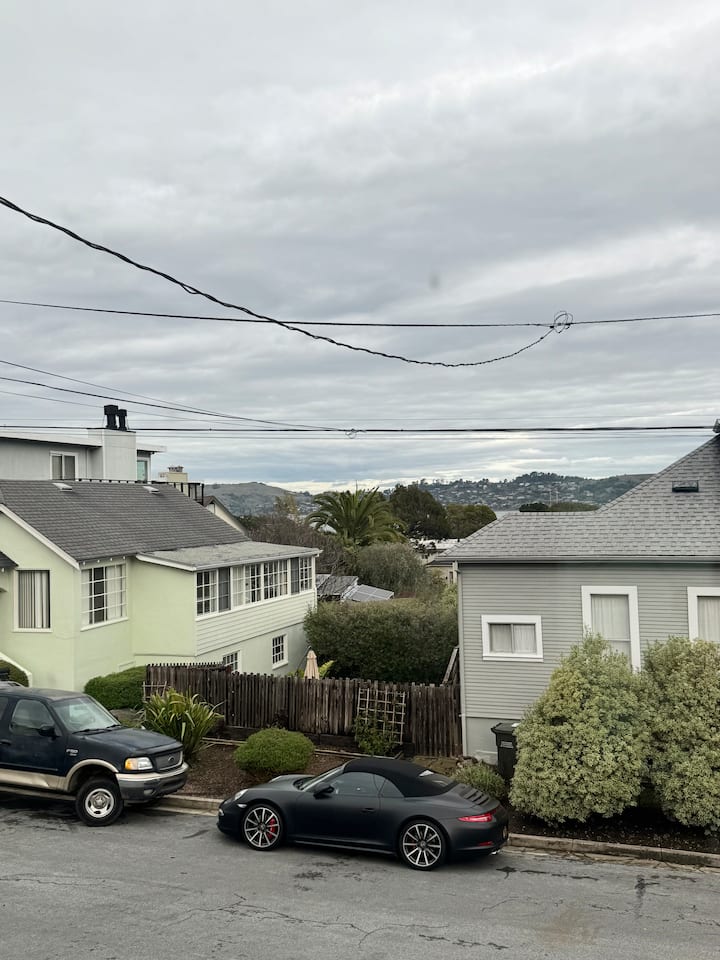 Beautiful Sausalito Home, Water View. Location! - Sausalito, CA