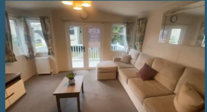 North Devon Clean & Cosy Holiday Home With Balcony - Devon