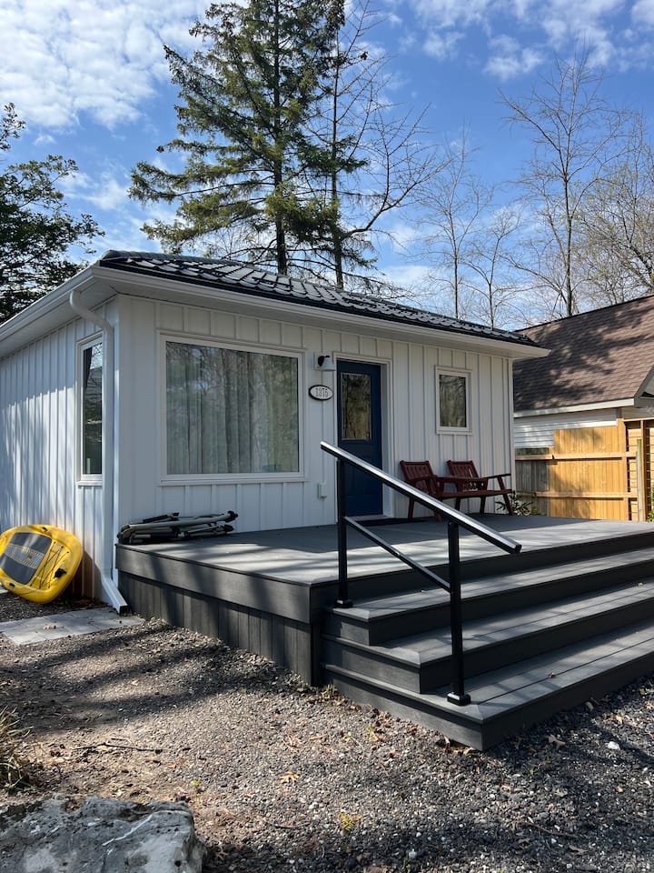 Canatara Lake Cabin! 5 Min. Walk To The Beach! - Sarnia