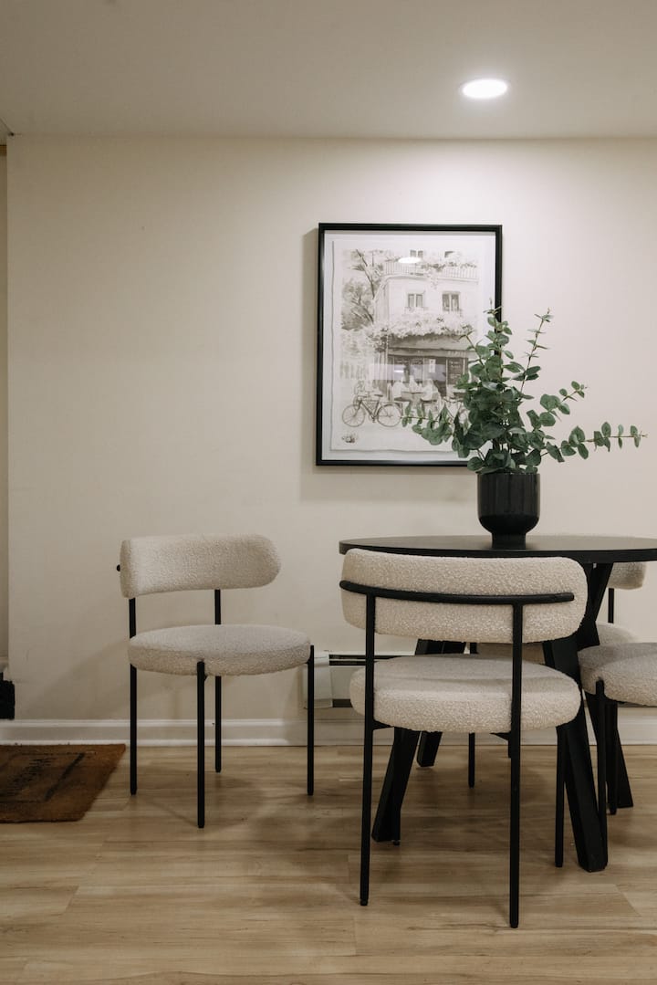 Petite 2br Gem  Mins To Nyc, Ewr & Light Rail - Jersey City, NJ
