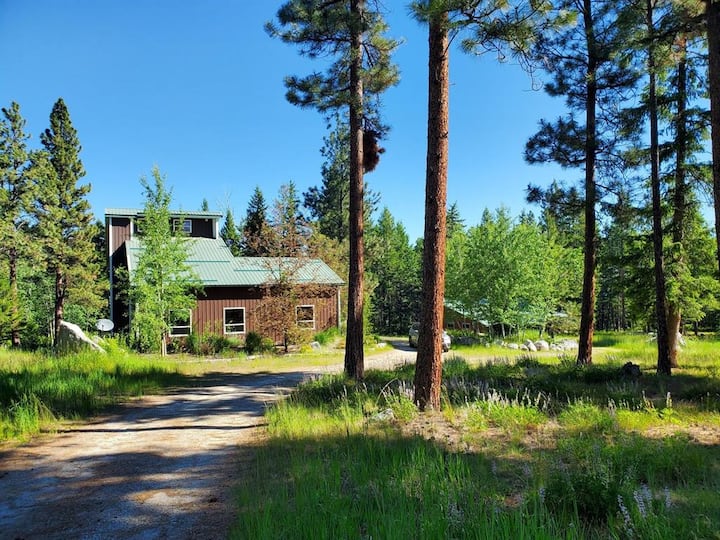 Bear Creek Retreat - Corvallis, MT