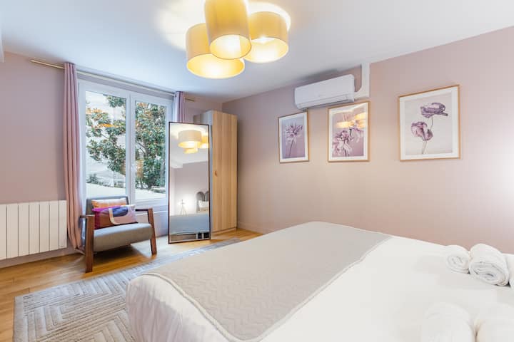 Maison Mitoyenne Rare Avec 6br Et A/c Pour 12 - Francja