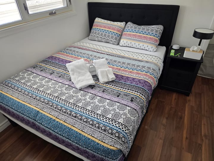 Private Bedroom In A House - Brandon