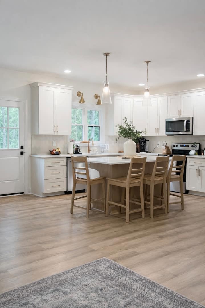 Olive & Oak Manor - Lynchburg, VA