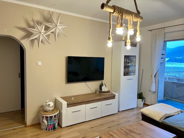 Helle Wohnung Mit Balkon, Parkplatz & ÖV-anbindung - Spielberg