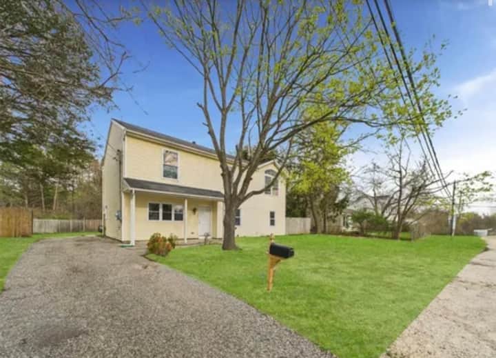 Beautifully Renovated 4br Home In Belport - Patchogue, NY