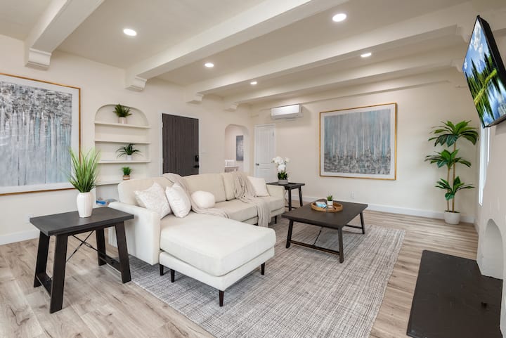 Comfortable 3br House Near Beverly Hills Sleeps 7 - Beverly Hills, CA