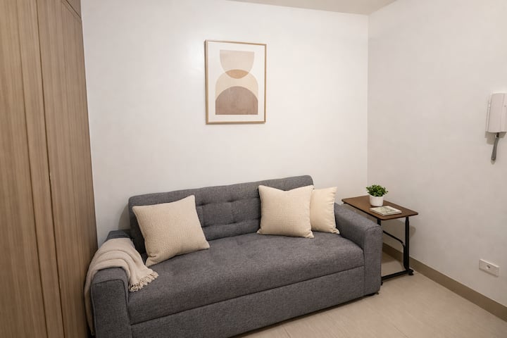 Shore2 Clean Hotel-style Studio | Netflix | Wi-fi - Pasay