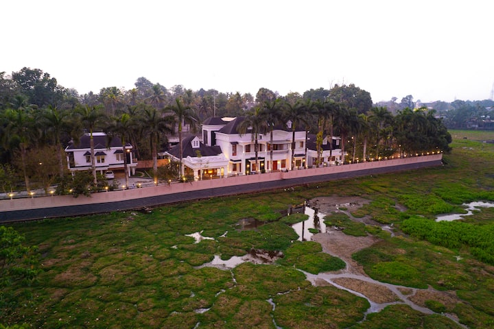 Poolside Mansion With Private Cinema Theatre - Muvattupuzha