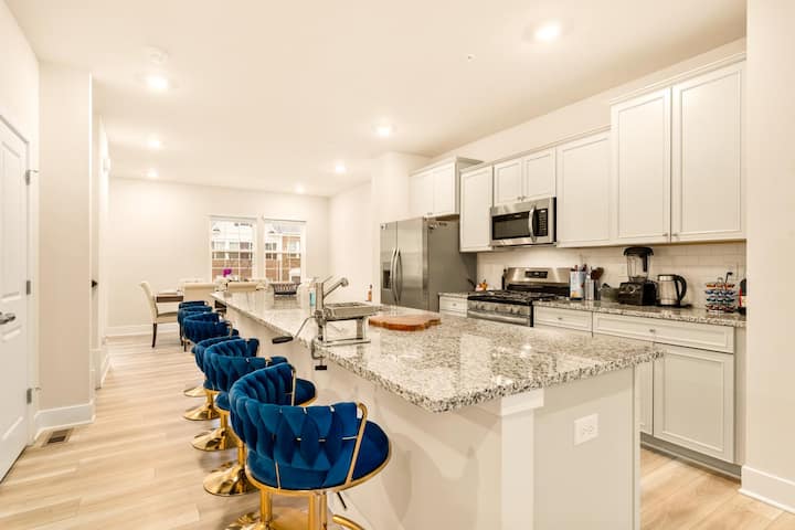 Modern Suite / Sleeps 4 / Luxury Close To Downtown - Frederick, MD