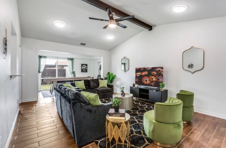 Maison Noir Retreat 3b 2b King - Richardson, TX