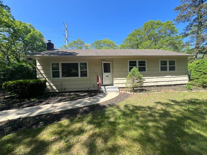 3br Home Fully Renovated In Medford - Port Jefferson, NY