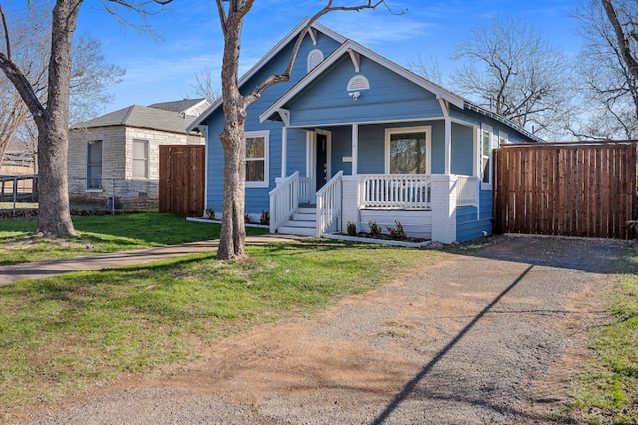 Bishop Arts 3br Escape •Fire Pit • Pets Ok • Gated - Dallas