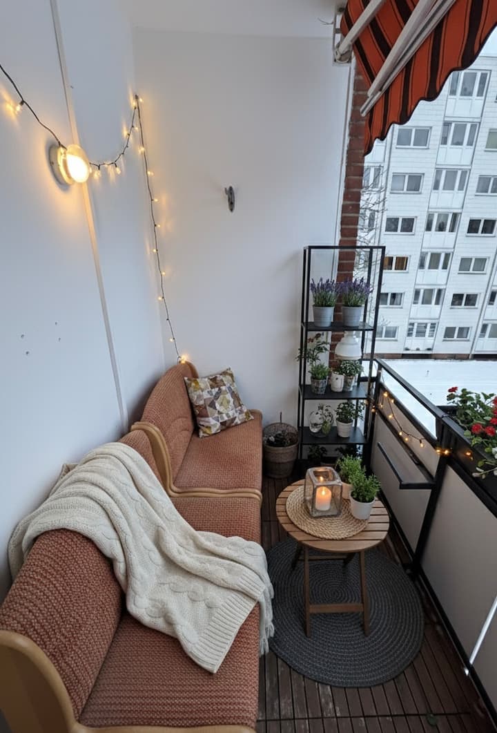 80sqm Apartment Central | 2 Baths | Balcony + Wifi - Brunswick